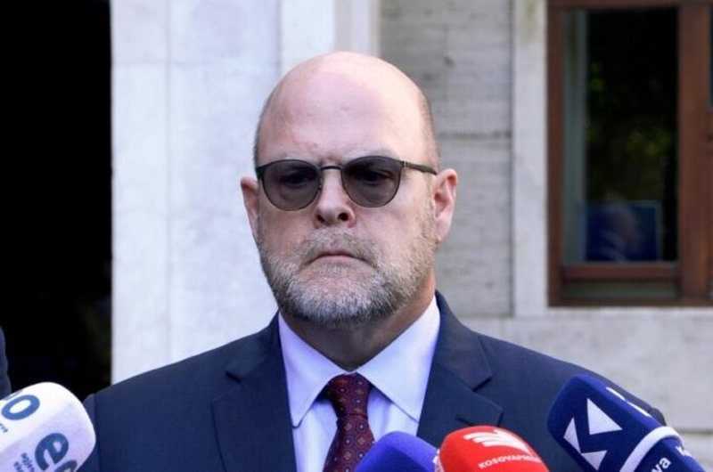 Kosova nxori nga qarkullimi dinarin serb, ambasadori amerikan apel ...