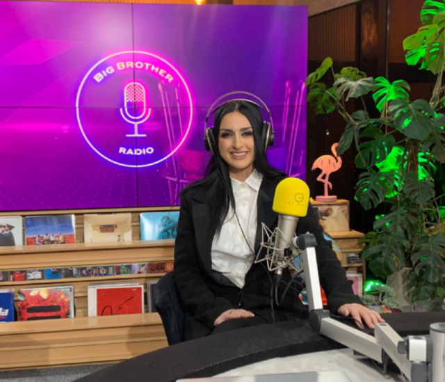 Flet mikesha e ngushtë e Sara Gjordenit: Të gjitha femrat shqiptare ...