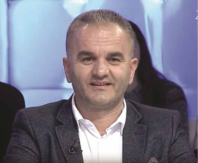 Flet këngëtari i talentuar mirditor, Artan Kola: Si u njoha me Tish ...