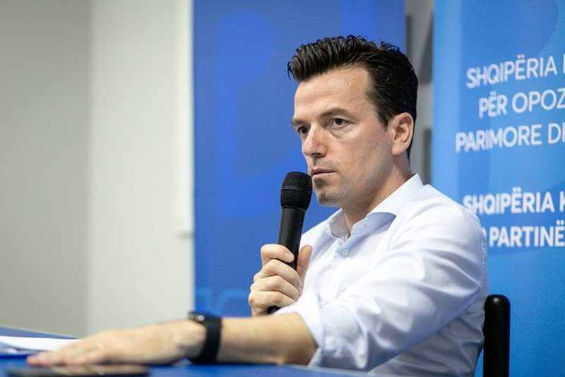 U largua nga radhët e PD-së para disa muajsh, ja çfarë po ‘kurdis ... U largua nga radhët e PD-së para disa muajsh, ja çfarë po ‘kurdis ...