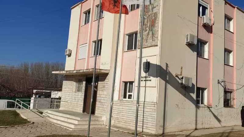 Braktisja e shtëpive po rrënon financat e bashkive të vogla: Kush t’i ...