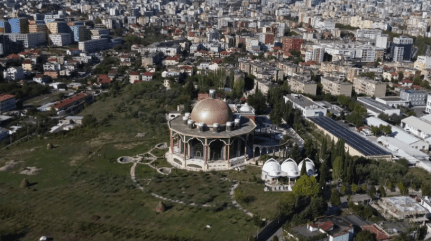 Shteti bektashi në Tiranë, dilemat e historianëve/ Diskutim publik dhe ...