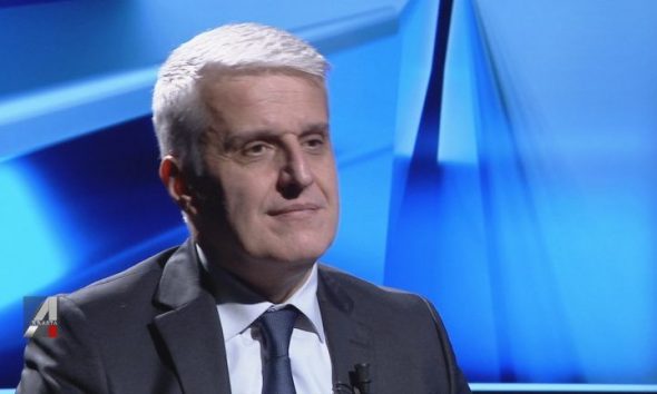 Pandeli Majko reagon për vdekjen e Kostas Simitis: Doli i nderuar nga ...