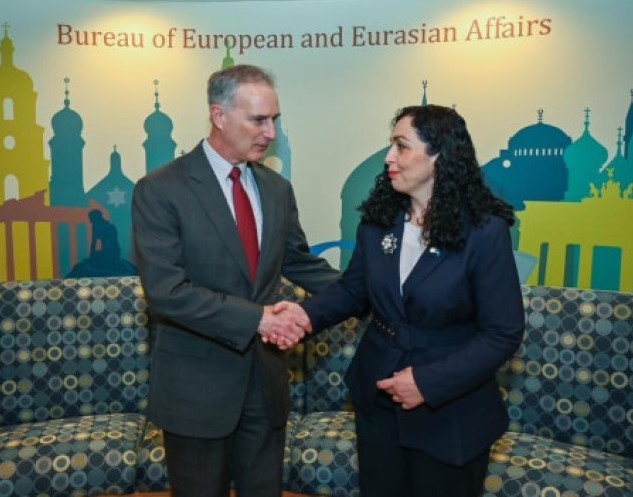 Partneriteti strategjik Kosovë-SHBA, Vjosa Osmani takon Louis Bono ...