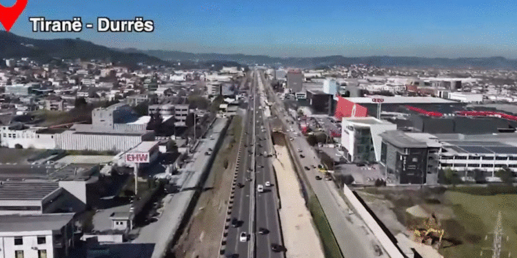 Rama publikon pamjet nga autostrada Tiranë-Durrës: Projekt i ...