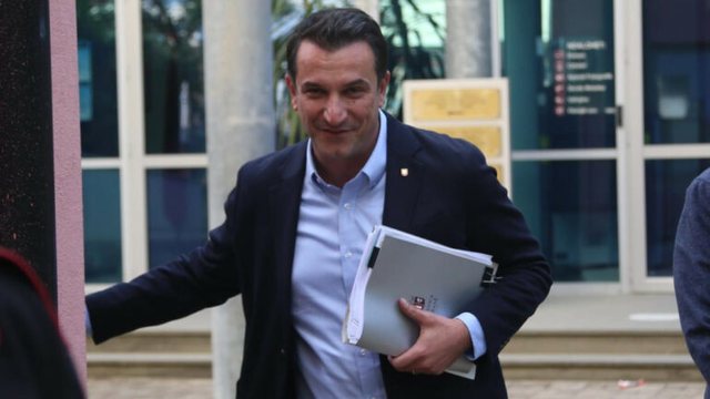 “Harabeli 3”? Kush është shoku në katin e 9-të të ETC-së, që Veliaj e ...