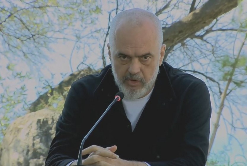 Rama zbarkon në Vlorë, darkë pune me 50 persona nga strukturat e PS ...