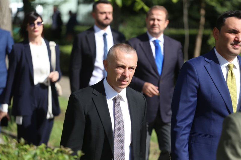 Arian Ndoja reagon ndaj Ramës: Më detyron formimi im profesional, se ai ...