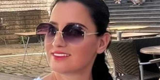 Tek unë do qëndrojë - Poezi nga Xheni Krypi - Gazeta Bulevard